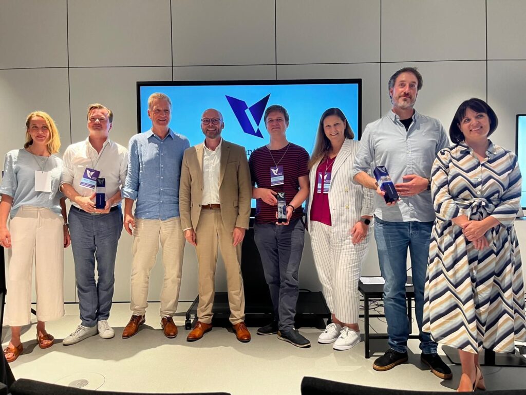 Devanthro wins Vision Award – DEVANTHRO